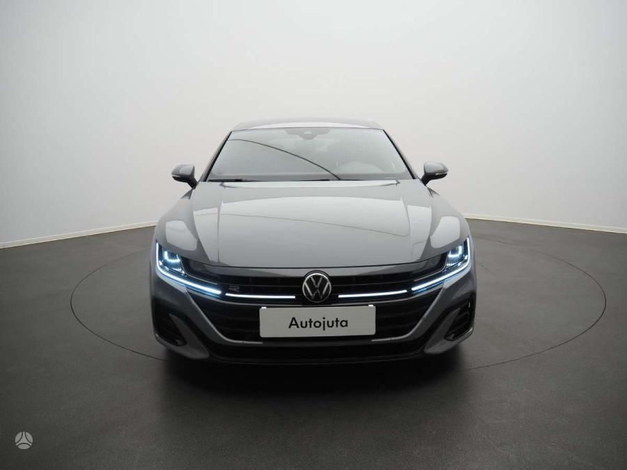 Grey Volkswagen Arteon 2024 in Vilnius, with an engine capacity of 1.98 L and mileage of 34 thousand km for 32900 €, photo 2 on AUTOMOTO.COM.LV