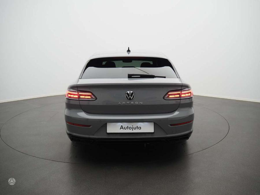 Grey Volkswagen Arteon 2024 in Vilnius, with an engine capacity of 1.98 L and mileage of 34 thousand km for 32900 €, photo 5 on AUTOMOTO.COM.LV
