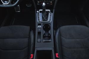 Pelēks Volkswagen Arteon 2024 Ventspils, ar dzinēja tilpumu 2.00 L un nobraukumu 59 tūkst. km par 33650 €, foto 26 vietnē AUTOMOTO.COM.LV