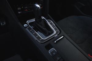 Pelēks Volkswagen Arteon 2024 Ventspils, ar dzinēja tilpumu 2.00 L un nobraukumu 59 tūkst. km par 33650 €, foto 27 vietnē AUTOMOTO.COM.LV