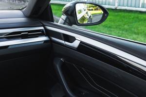 Pelēks Volkswagen Arteon 2024 Ventspils, ar dzinēja tilpumu 2.00 L un nobraukumu 59 tūkst. km par 33650 €, foto 33 vietnē AUTOMOTO.COM.LV