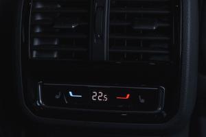 Pelēks Volkswagen Arteon 2024 Ventspils, ar dzinēja tilpumu 2.00 L un nobraukumu 59 tūkst. km par 33650 €, foto 36 vietnē AUTOMOTO.COM.LV