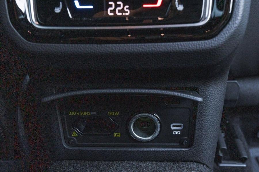 Pelēks Volkswagen Arteon 2024 Ventspils, ar dzinēja tilpumu 2.00 L un nobraukumu 59 tūkst. km par 33650 €, foto 37 vietnē AUTOMOTO.COM.LV
