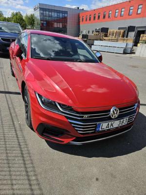 Red Volkswagen Arteon 2019 in Kaunas, with an engine capacity of 2.00 L and mileage of 180 thousand km for 17500 €, photo 3 on AUTOMOTO.COM.LV