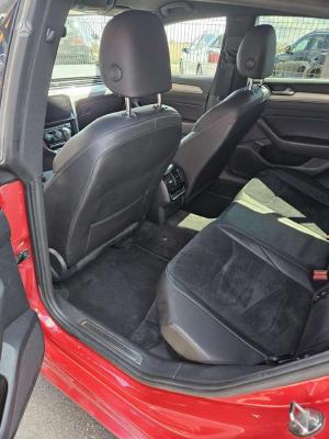 Red Volkswagen Arteon 2019 in Kaunas, with an engine capacity of 2.00 L and mileage of 180 thousand km for 17500 €, photo 7 on AUTOMOTO.COM.LV