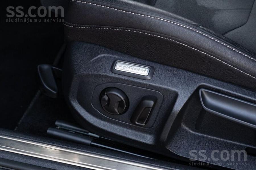 Sarkans Volkswagen Arteon 2024 Rīga, ar dzinēja tilpumu 2.00 L un nobraukumu 33 tūkst. km par 32250 €, foto 22 vietnē AUTOMOTO.COM.LV