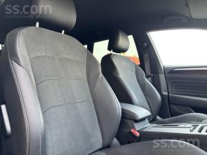 Красный Фольксваген Артеон 2024 в Рига, объемом двигателя 2.00 л и пробегом 33 тыс. км за 32100 €, фото 13 на AUTOMOTO.COM.LV