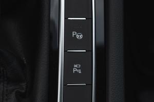 Volkswagen Arteon 2022 in Ventspils, with an engine capacity of 1.40 L and mileage of 130 thousand km for 24650 €, photo 31 on AUTOMOTO.COM.LV