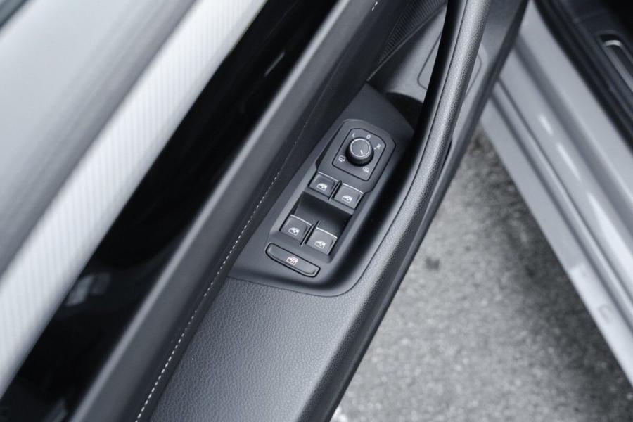 Volkswagen Arteon 2022 Rīga, ar dzinēja tilpumu 2.00 L un nobraukumu 121 tūkst. km par 23500 €, foto 9 vietnē AUTOMOTO.COM.LV
