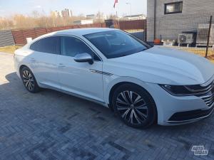 Balts Volkswagen Arteon 2017 Jonava, ar dzinēja tilpumu 2.00 L un nobraukumu 23 tūkst. km par 16900 €, foto 5 vietnē AUTOMOTO.COM.LV