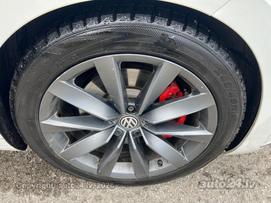 Balts Volkswagen Arteon 2017 Paide, ar dzinēja tilpumu 2.00 L un nobraukumu 0 tūkst. km par 10500 €, foto 28 vietnē AUTOMOTO.COM.LV