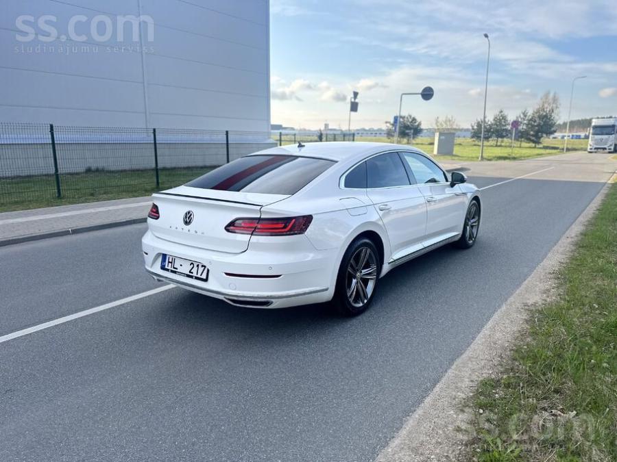 White Volkswagen Arteon 2018 in Riga, with an engine capacity of 2.00 L and mileage of 184 thousand km for 29750 €, photo 3 on AUTOMOTO.COM.LV