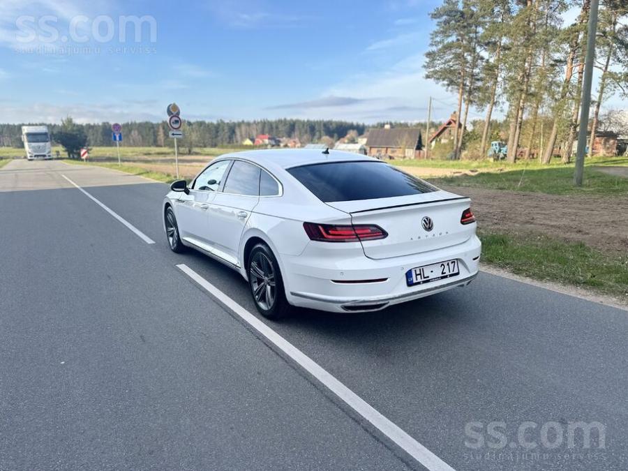 White Volkswagen Arteon 2018 in Riga, with an engine capacity of 2.00 L and mileage of 184 thousand km for 29750 €, photo 4 on AUTOMOTO.COM.LV