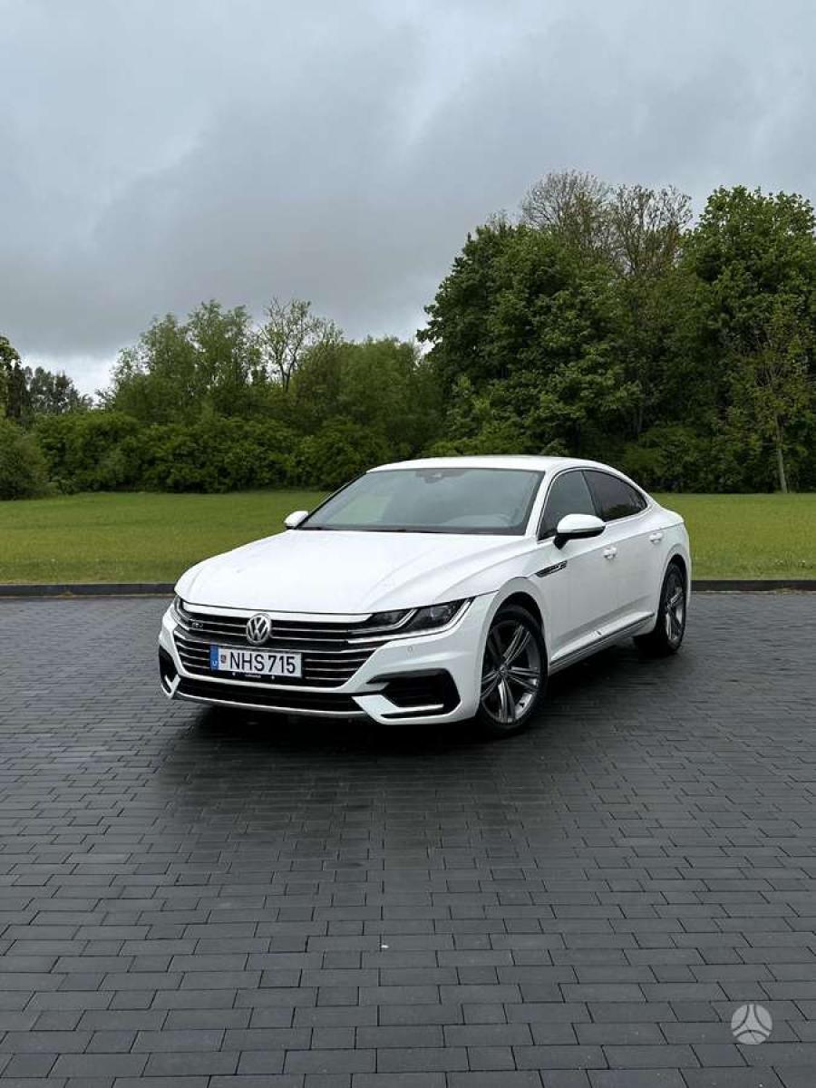 White Volkswagen Arteon 2018 in Kaunas, with an engine capacity of 1.97 L and mileage of 51 thousand km for 25500 €, photo 1 on AUTOMOTO.COM.LV