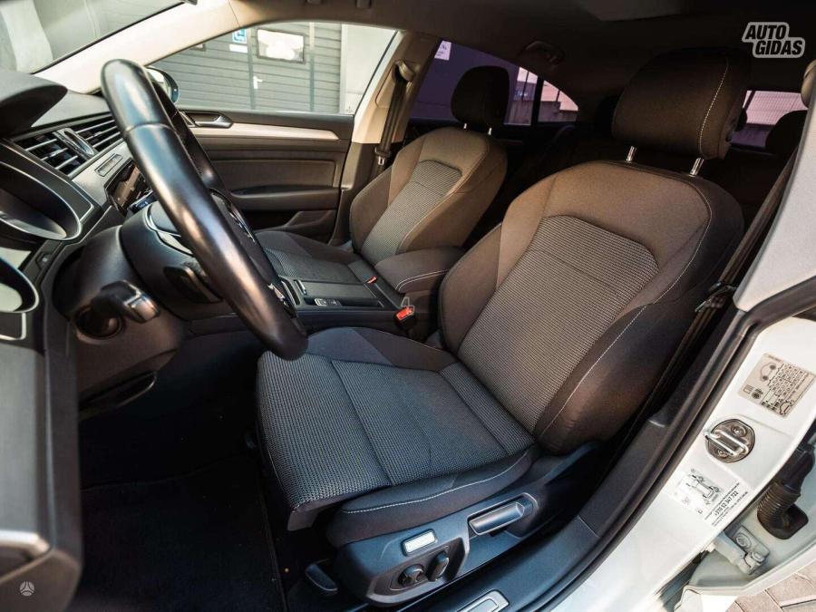 Balts Volkswagen Arteon 2018 Marijampole, ar dzinēja tilpumu 1.50 L un nobraukumu 198 tūkst. km par 14950 €, foto 24 vietnē AUTOMOTO.COM.LV
