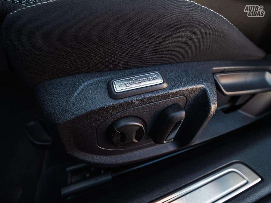 Balts Volkswagen Arteon 2018 Marijampole, ar dzinēja tilpumu 1.50 L un nobraukumu 198 tūkst. km par 14950 €, foto 25 vietnē AUTOMOTO.COM.LV