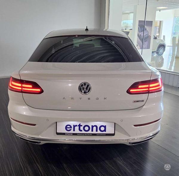 Balts Volkswagen Arteon 2018 Šauļi, ar dzinēja tilpumu 1.97 L un nobraukumu 145 tūkst. km par 18900 €, foto 9 vietnē AUTOMOTO.COM.LV