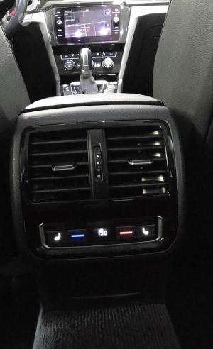 Balts Volkswagen Arteon 2018 Šauļi, ar dzinēja tilpumu 1.97 L un nobraukumu 145 tūkst. km par 18900 €, foto 27 vietnē AUTOMOTO.COM.LV
