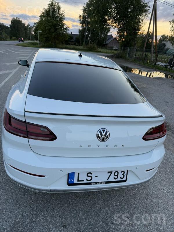 White Volkswagen Arteon 2018 in Riga, with an engine capacity of 2.00 L and mileage of 221 thousand km for 23000 €, photo 2 on AUTOMOTO.COM.LV