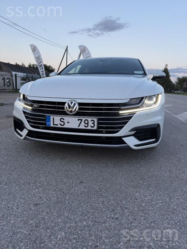 White Volkswagen Arteon 2018 in Riga, with an engine capacity of 2.00 L and mileage of 221 thousand km for 23000 €, photo 6 on AUTOMOTO.COM.LV
