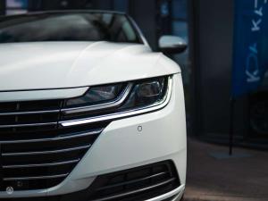 White Volkswagen Arteon 2018 in Kaunas, with an engine capacity of 1.50 L and mileage of 198 thousand km for 14950 €, photo 9 on AUTOMOTO.COM.LV