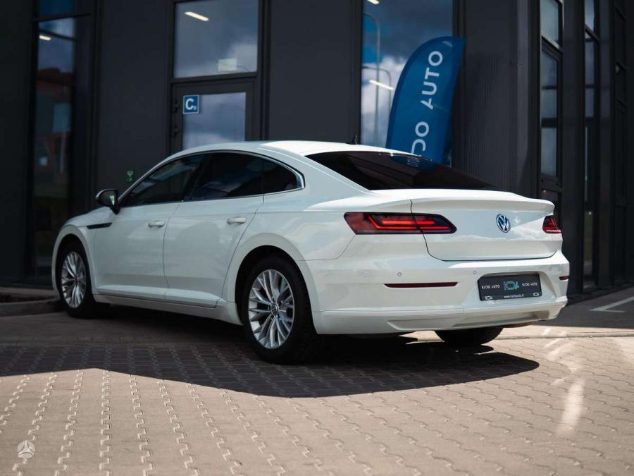White Volkswagen Arteon 2018 in Kaunas, with an engine capacity of 1.50 L and mileage of 198 thousand km for 14950 €, photo 12 on AUTOMOTO.COM.LV