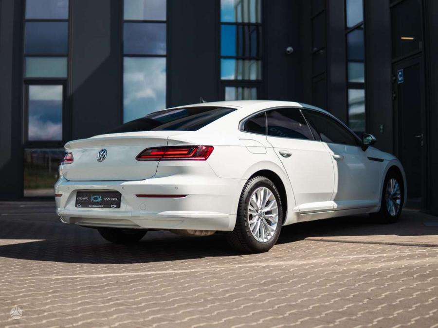 White Volkswagen Arteon 2018 in Kaunas, with an engine capacity of 1.50 L and mileage of 198 thousand km for 14950 €, photo 13 on AUTOMOTO.COM.LV
