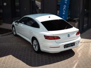 White Volkswagen Arteon 2018 in Kaunas, with an engine capacity of 1.50 L and mileage of 198 thousand km for 14950 €, photo 14 on AUTOMOTO.COM.LV
