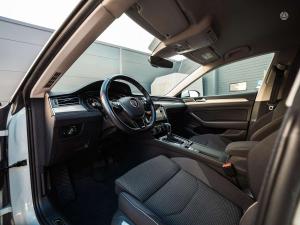White Volkswagen Arteon 2018 in Kaunas, with an engine capacity of 1.50 L and mileage of 198 thousand km for 14950 €, photo 28 on AUTOMOTO.COM.LV