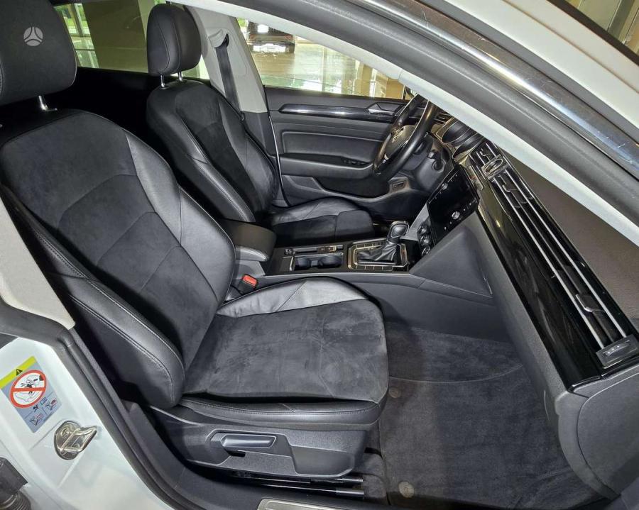 White Volkswagen Arteon 2018 in Siauliai, with an engine capacity of 1.97 L and mileage of 145 thousand km for 16900 €, photo 22 on AUTOMOTO.COM.LV