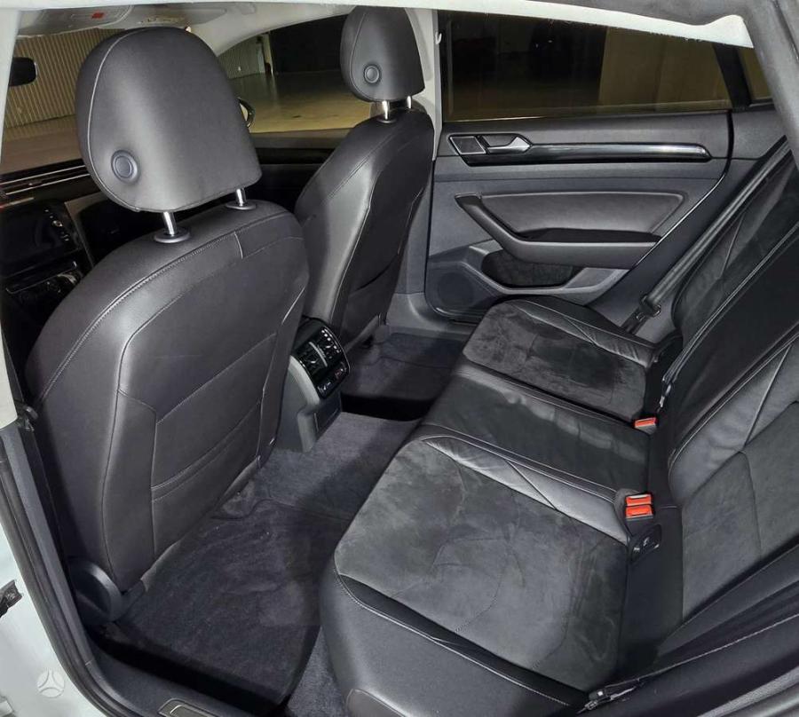 White Volkswagen Arteon 2018 in Siauliai, with an engine capacity of 1.97 L and mileage of 145 thousand km for 16900 €, photo 23 on AUTOMOTO.COM.LV