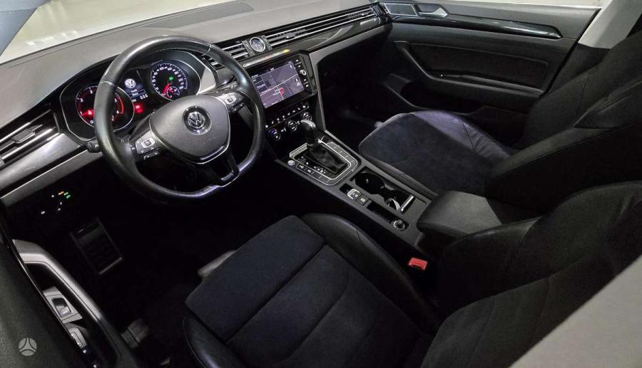 White Volkswagen Arteon 2018 in Siauliai, with an engine capacity of 1.97 L and mileage of 145 thousand km for 16900 €, photo 24 on AUTOMOTO.COM.LV
