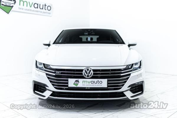 White Volkswagen Arteon 2018 in Tallinn, with an engine capacity of 2.00 L and mileage of 105 thousand km for 22990 €, photo 5 on AUTOMOTO.COM.LV