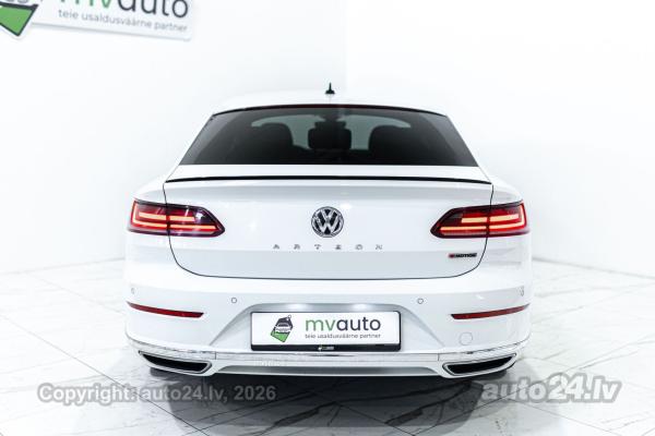 White Volkswagen Arteon 2018 in Tallinn, with an engine capacity of 2.00 L and mileage of 105 thousand km for 22990 €, photo 8 on AUTOMOTO.COM.LV