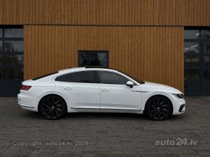 White Volkswagen Arteon 2018 in Tartu, with an engine capacity of 2.00 L and mileage of 98 thousand km for 21900 €, photo 6 on AUTOMOTO.COM.LV