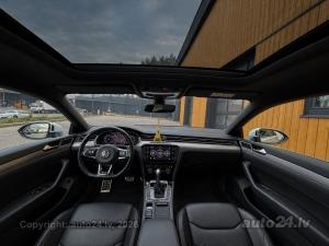 White Volkswagen Arteon 2018 in Tartu, with an engine capacity of 2.00 L and mileage of 98 thousand km for 21900 €, photo 12 on AUTOMOTO.COM.LV