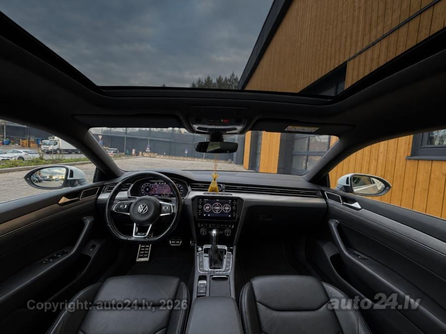 White Volkswagen Arteon 2018 in Tartu, with an engine capacity of 2.00 L and mileage of 98 thousand km for 21900 €, photo 12 on AUTOMOTO.COM.LV