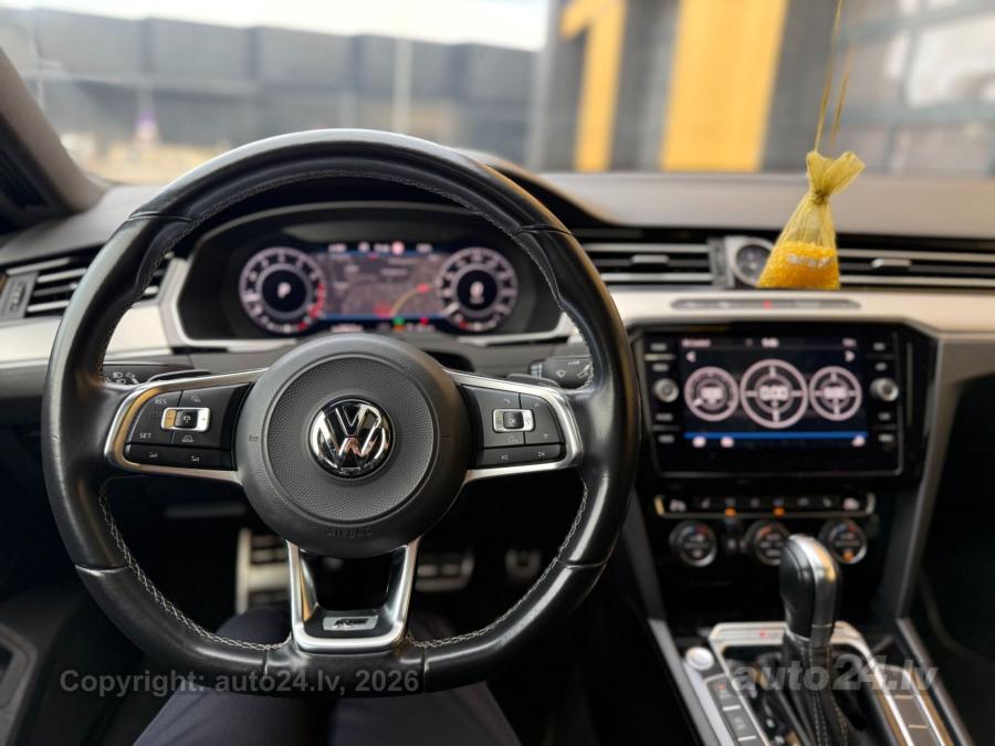 White Volkswagen Arteon 2018 in Tartu, with an engine capacity of 2.00 L and mileage of 98 thousand km for 21900 €, photo 16 on AUTOMOTO.COM.LV