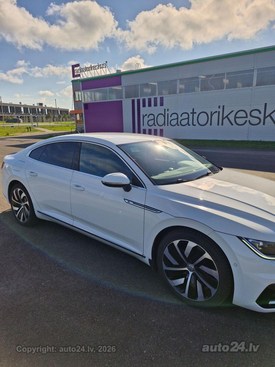 Balts Volkswagen Arteon 2019 Tallina, ar dzinēja tilpumu 2.00 L un nobraukumu 101 tūkst. km par 24900 €, foto 4 vietnē AUTOMOTO.COM.LV