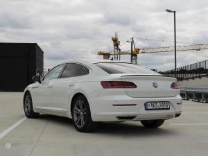 White Volkswagen Arteon 2019 in Klaipeda, with an engine capacity of 1.98 L and mileage of 138 thousand km for 18500 €, photo 5 on AUTOMOTO.COM.LV