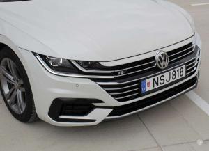 White Volkswagen Arteon 2019 in Klaipeda, with an engine capacity of 1.98 L and mileage of 138 thousand km for 18500 €, photo 7 on AUTOMOTO.COM.LV