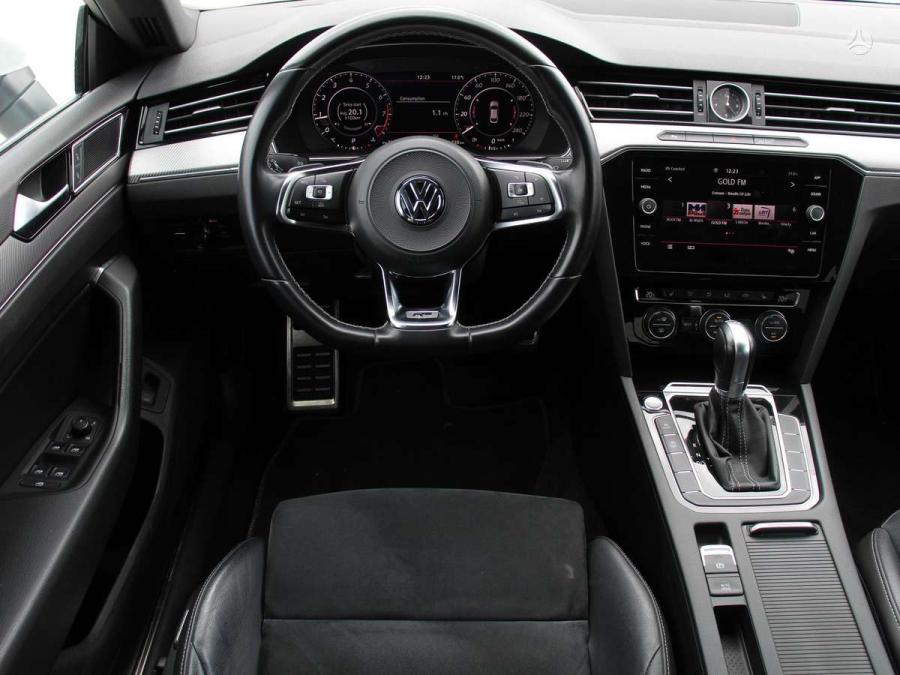 White Volkswagen Arteon 2019 in Klaipeda, with an engine capacity of 1.98 L and mileage of 138 thousand km for 18500 €, photo 13 on AUTOMOTO.COM.LV