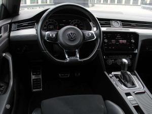 White Volkswagen Arteon 2019 in Klaipeda, with an engine capacity of 1.98 L and mileage of 138 thousand km for 18500 €, photo 14 on AUTOMOTO.COM.LV