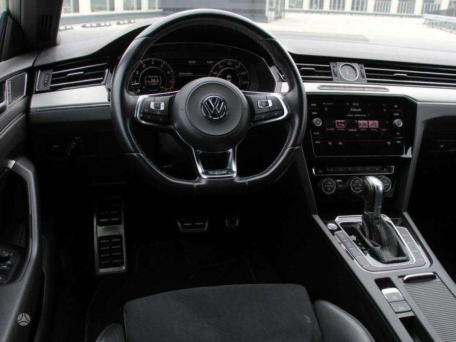 White Volkswagen Arteon 2019 in Klaipeda, with an engine capacity of 1.98 L and mileage of 138 thousand km for 18500 €, photo 14 on AUTOMOTO.COM.LV