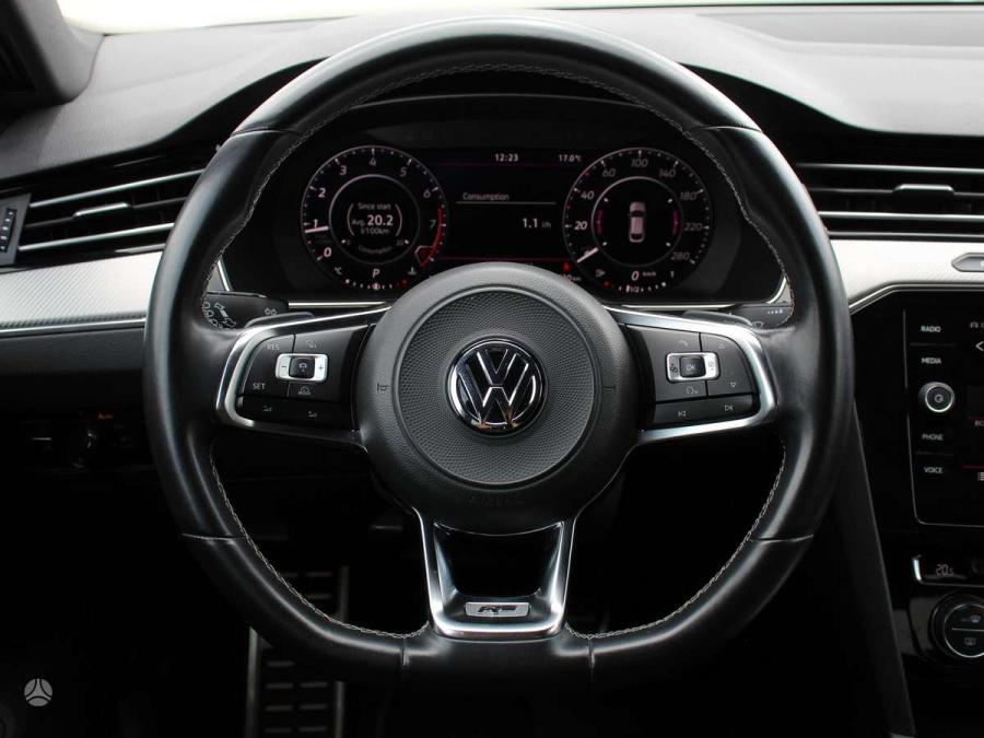 White Volkswagen Arteon 2019 in Klaipeda, with an engine capacity of 1.98 L and mileage of 138 thousand km for 18500 €, photo 15 on AUTOMOTO.COM.LV