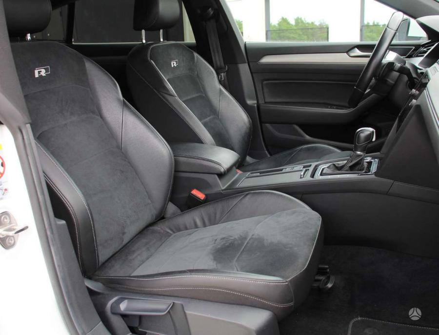 White Volkswagen Arteon 2019 in Klaipeda, with an engine capacity of 1.98 L and mileage of 138 thousand km for 18500 €, photo 16 on AUTOMOTO.COM.LV