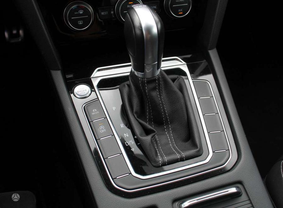 White Volkswagen Arteon 2019 in Klaipeda, with an engine capacity of 1.98 L and mileage of 138 thousand km for 18500 €, photo 19 on AUTOMOTO.COM.LV