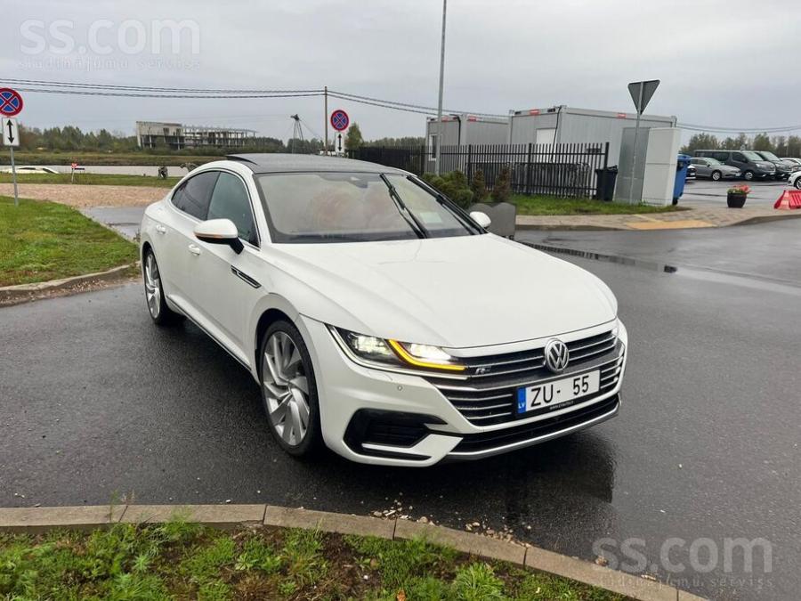 White Volkswagen Arteon 2020 in Liepaja, with an engine capacity of 2.00 L and mileage of 220 thousand km for 21500 €, photo 3 on AUTOMOTO.COM.LV