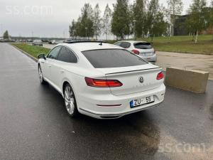 White Volkswagen Arteon 2020 in Liepaja, with an engine capacity of 2.00 L and mileage of 220 thousand km for 21500 €, photo 5 on AUTOMOTO.COM.LV