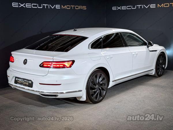 Balts Volkswagen Arteon 2021 Tallina, ar dzinēja tilpumu 2.00 L un nobraukumu 100 tūkst. km par 31900 €, foto 2 vietnē AUTOMOTO.COM.LV
